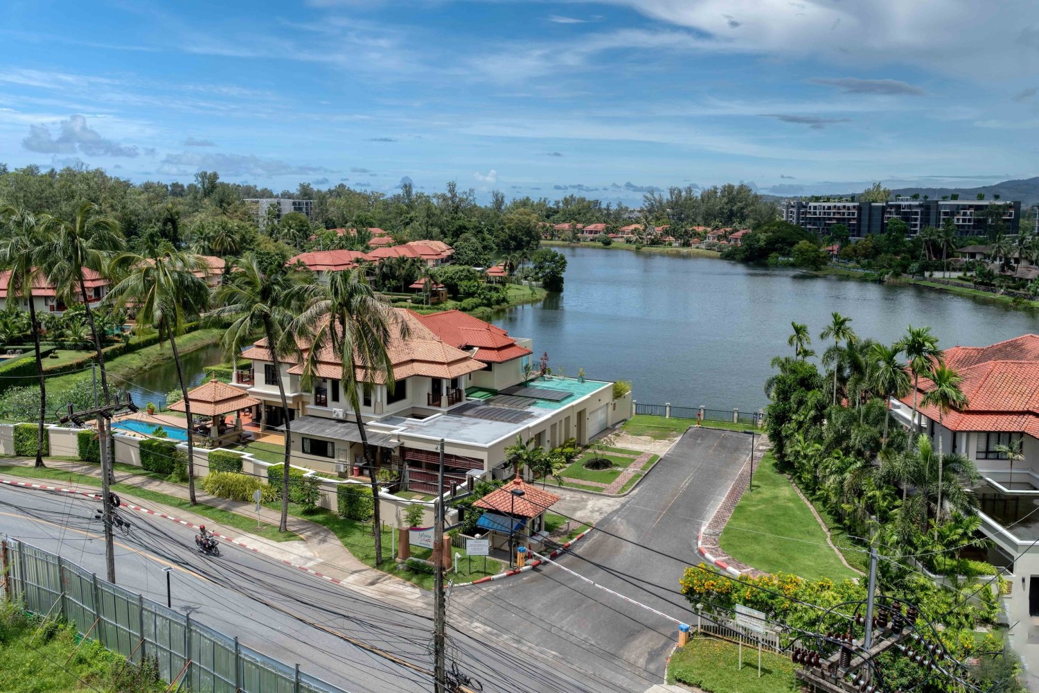 Luxury 2-bedroom apartments, with urban view in Laguna Lakeside project ...